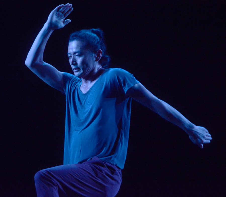 Yukio Suzuki planteó un nuevo enfoque de la danza butoh con en el ...