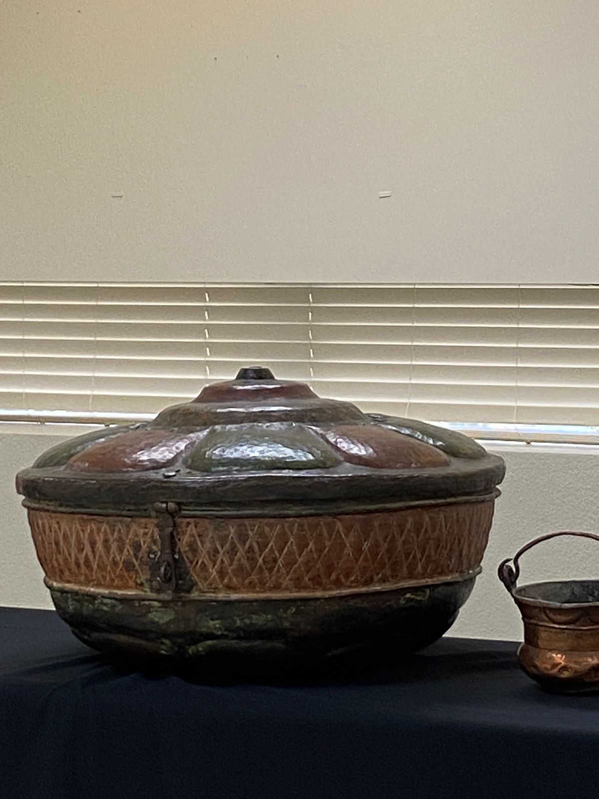 Regresa a México pila bautismal del siglo XVIII - Prensa Animal