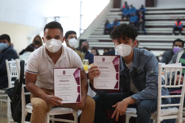 Prepara IPN a sus estudiantes de excelencia - Prensa Animal