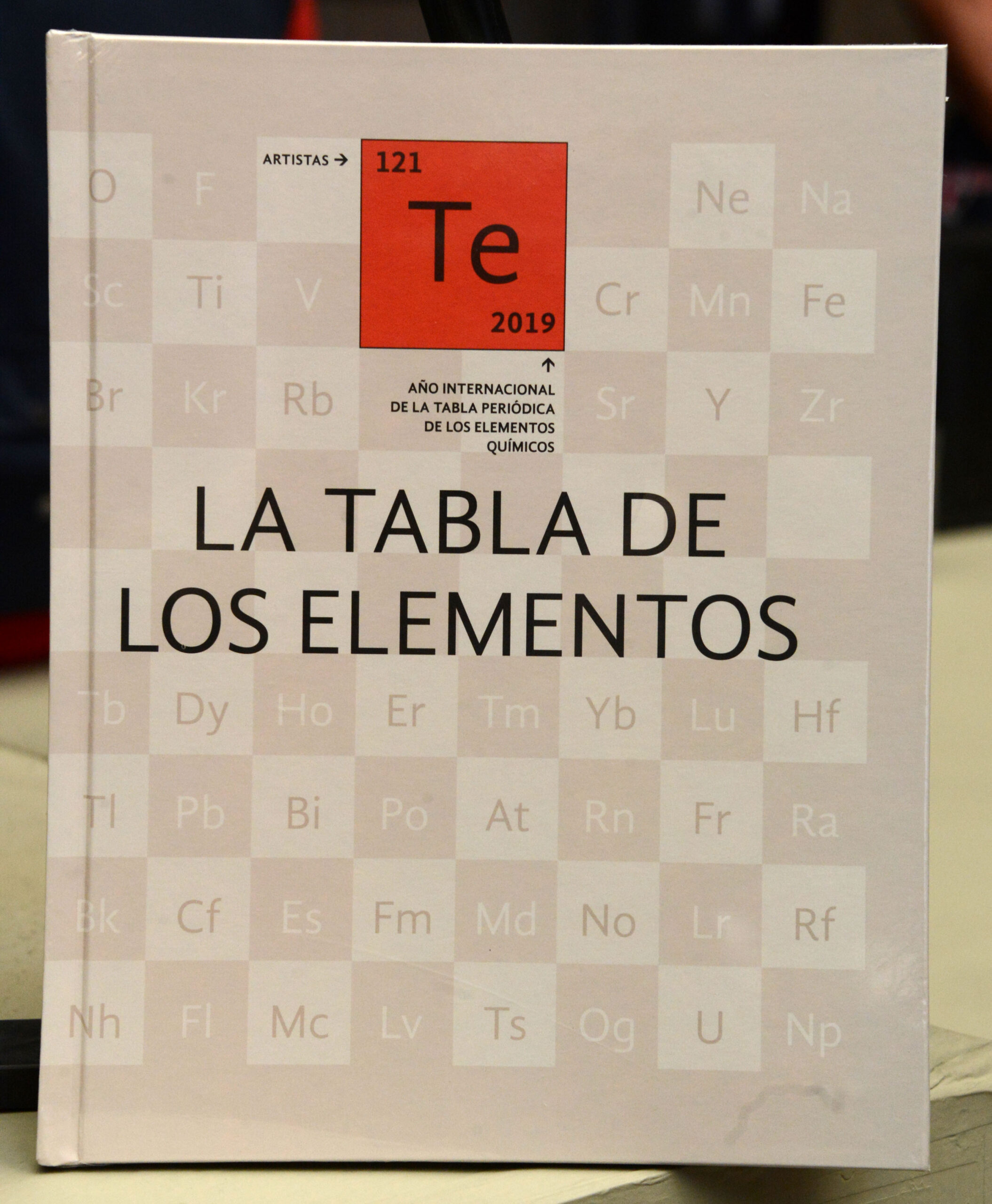 Presentan en UNAM libro "La Tabla de los Elementos" - Prensa Animal