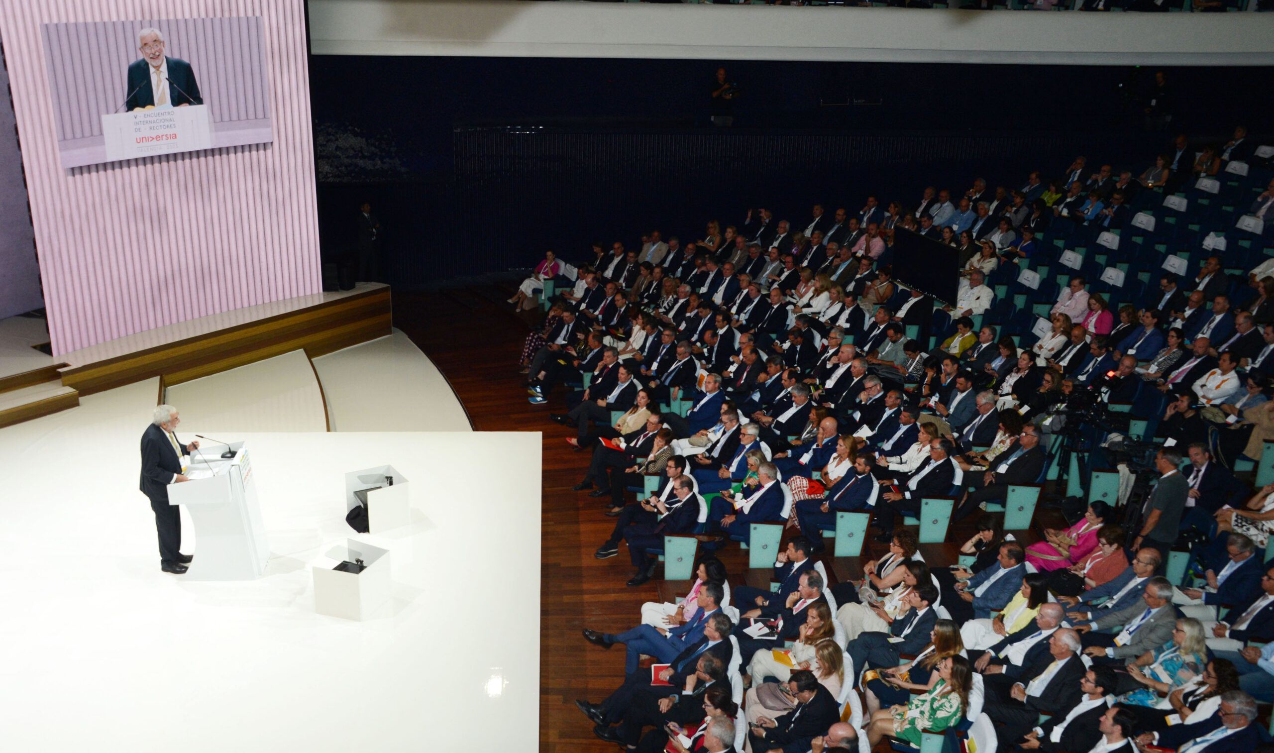 Urge Graue fortalecer enseñanza superior - Prensa Animal